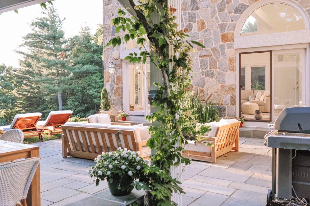 House Tour: Patio Reveal - Oh So Glam